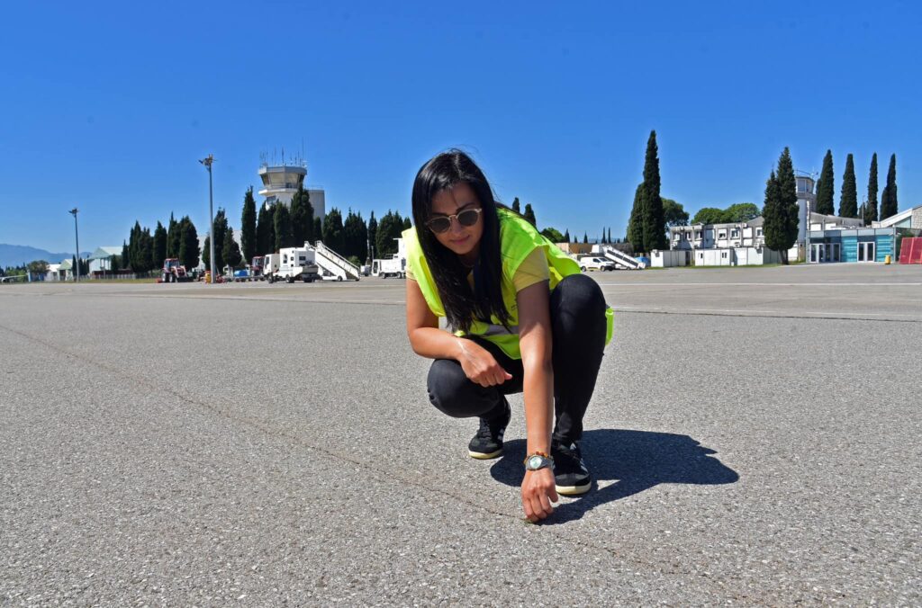 FOTO: Pogledajte kako je izgledao FOD Walk na podgoričkom aerodromu ...